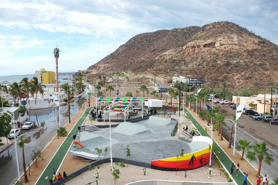 INAUGURA CARLOS MENDOZA DAVIS PARQUE TEMÁTICO PARA BICICLETAS EN LA PAZ ...